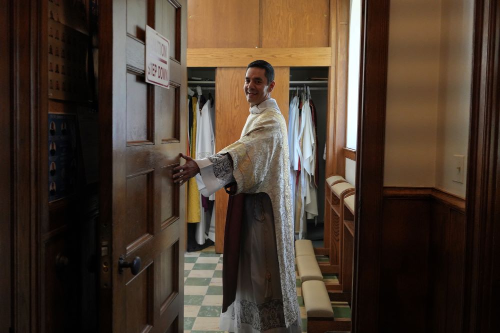 A US diocese defies trends and ordains its largest class of Catholic priests in decades ...